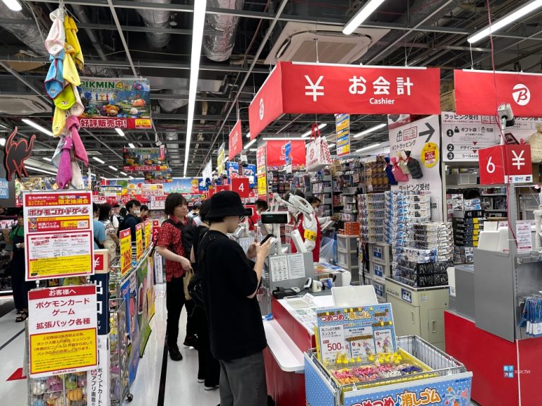【秋葉原】Bic Camera AKIBA，電器玩具公仔遊戲商品好好買 - 日本自助旅行大補帖@凱子凱