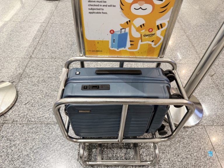 【Swiss Style】BERMAS 2.0新款 上掀式前開行李箱推薦，頂級日本煞車靜音輪系統，開箱與使用評價 - 日本自助旅行大補帖@凱子凱